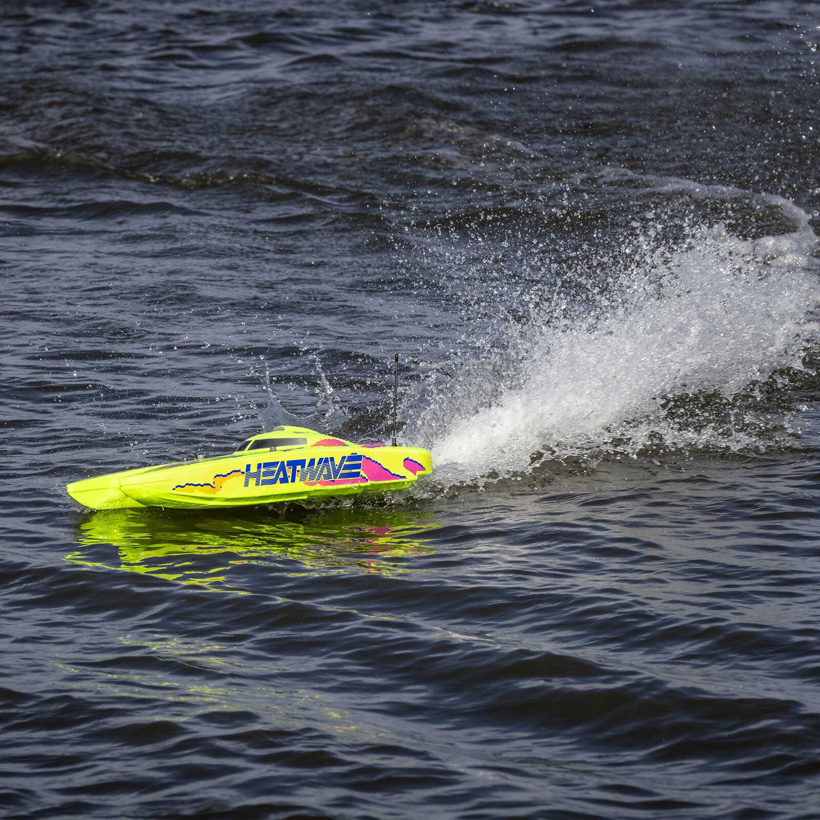 Blackjack 24" V2 Catamaran Brushless: RTR, Heat Wave Visual | Pro Boat