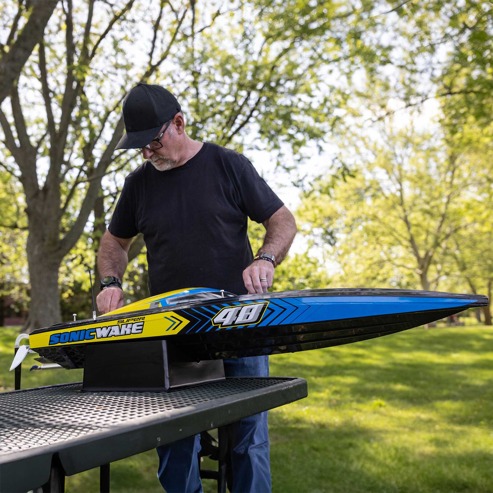 Super Sonicwake 48" 8S Self-Righting Brushless Deep-V RTR | Pro Boat