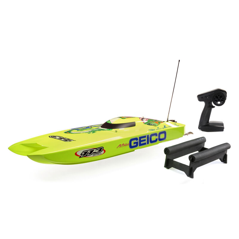 Miss GEICO Zelos 36" Twin Brushless Catamaran RTR | Pro Boat